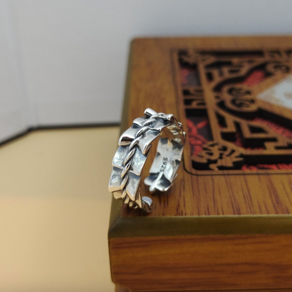 Women’s Sterling Silver Ribbon Wrap Ring - Jewelry1000.com